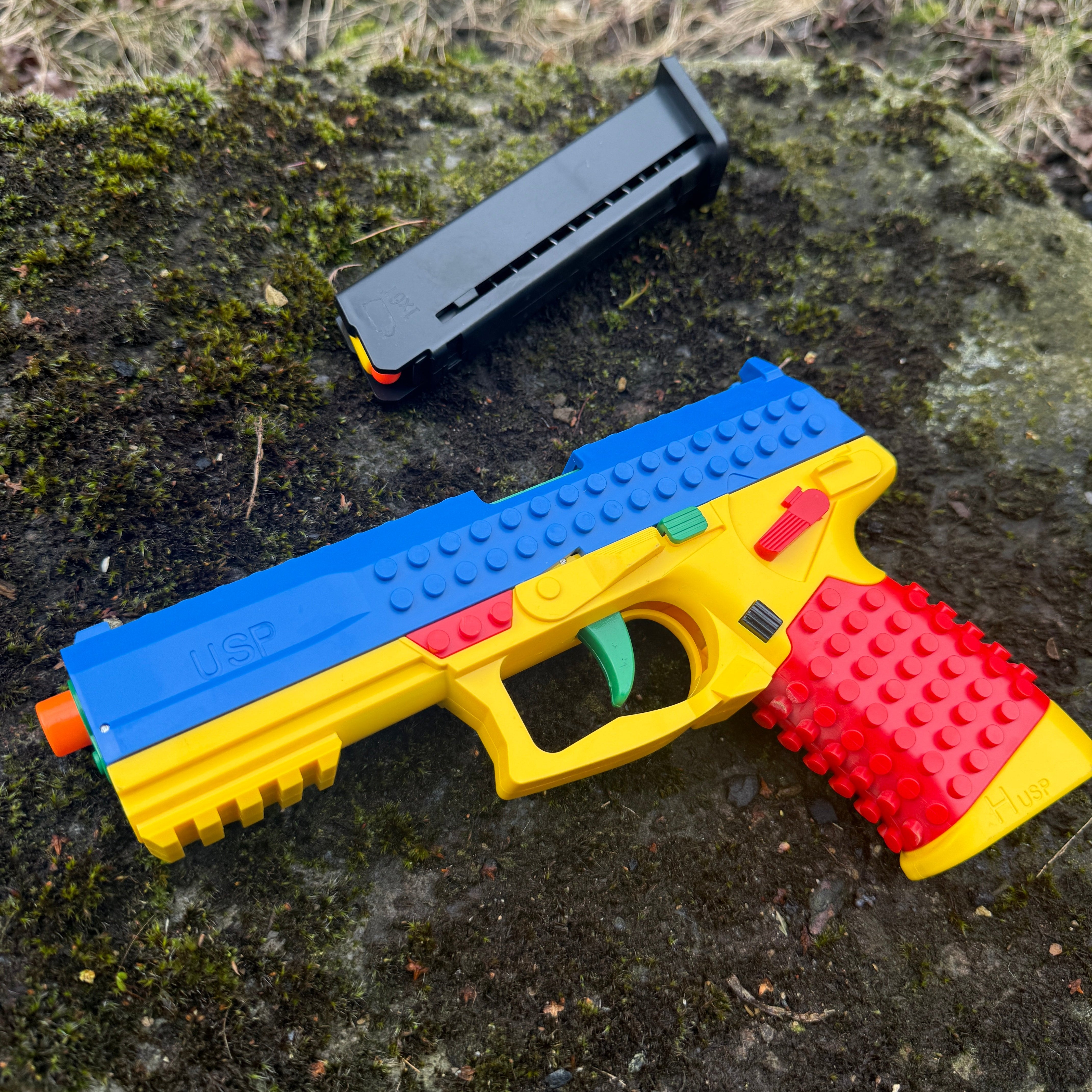 Realistic Toy Guns Cosplay Prop Weapons And Fidget Toy Dart Armoury