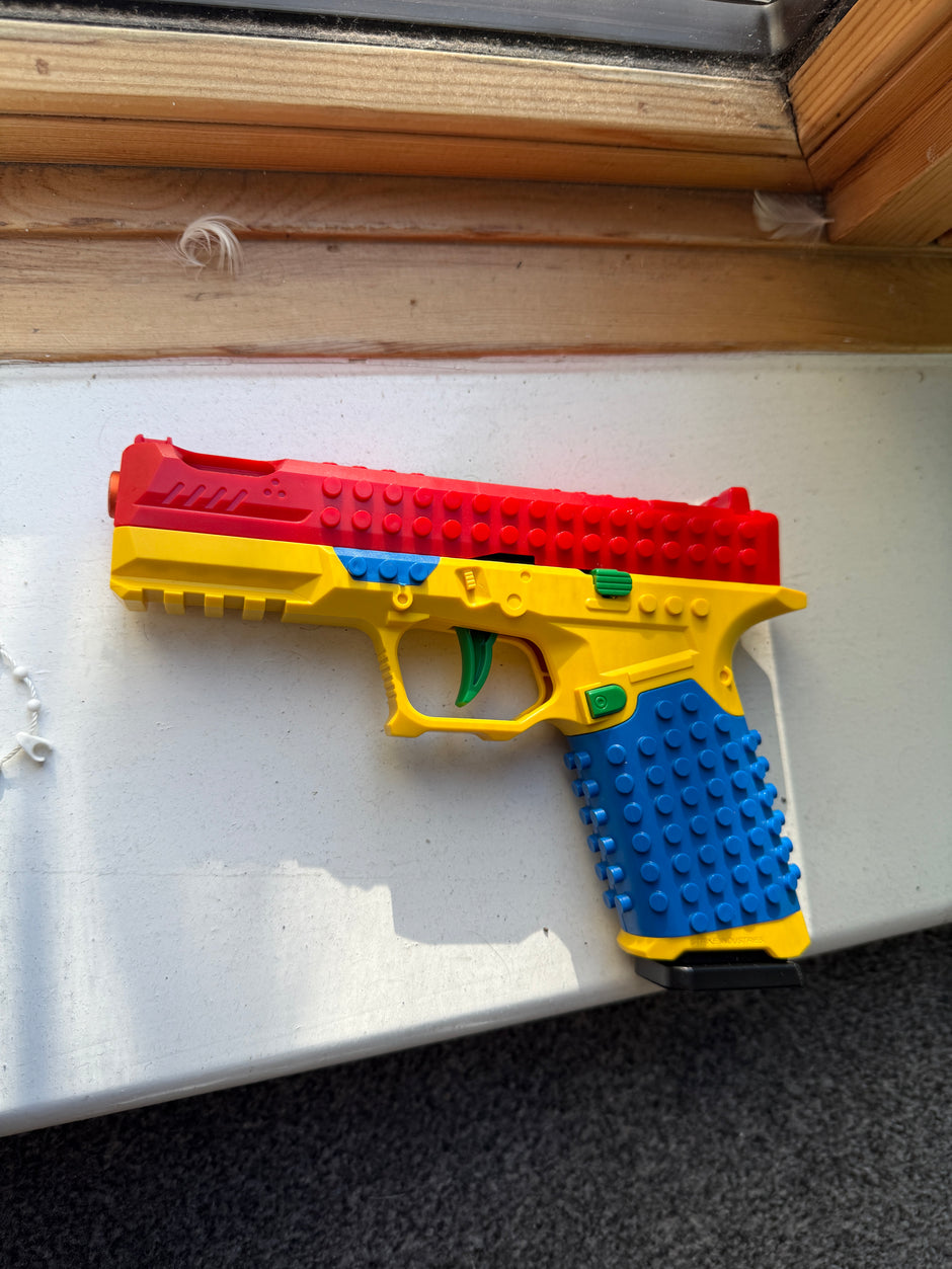 Realistic Toy Guns, Cosplay Prop Weapons and Fidget Toy | Dart Armoury